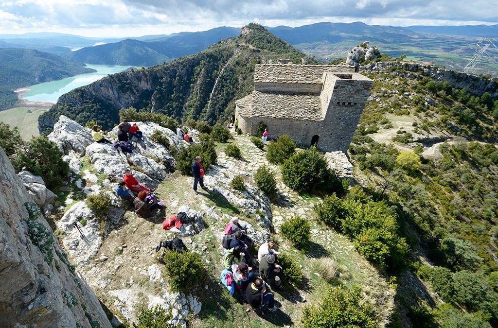 Castillo de Samitier, senderismo · Alojamientos Pirineos